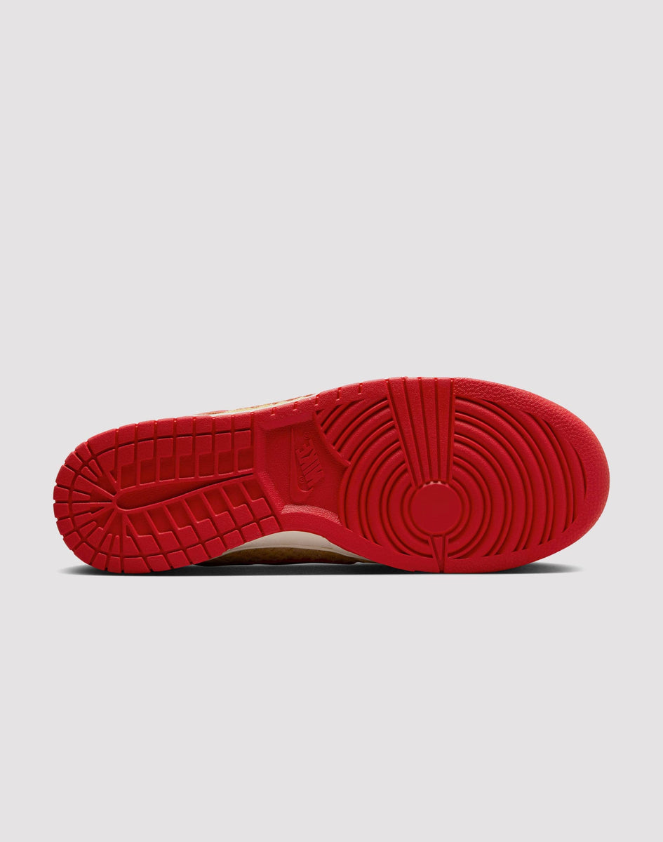Nike Dunk Low Retro SE "Strawberry Waffle" – DTLR