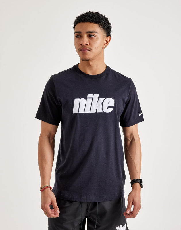 Nike Embroidered Logo Tee – DTLR