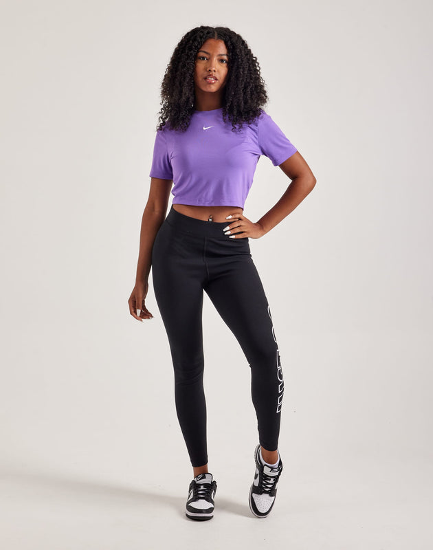Nike Essential Crop Top – DTLR