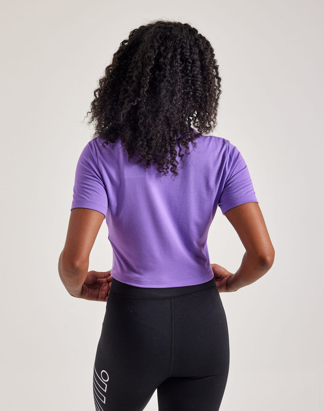 Nike Essential Crop Top – DTLR