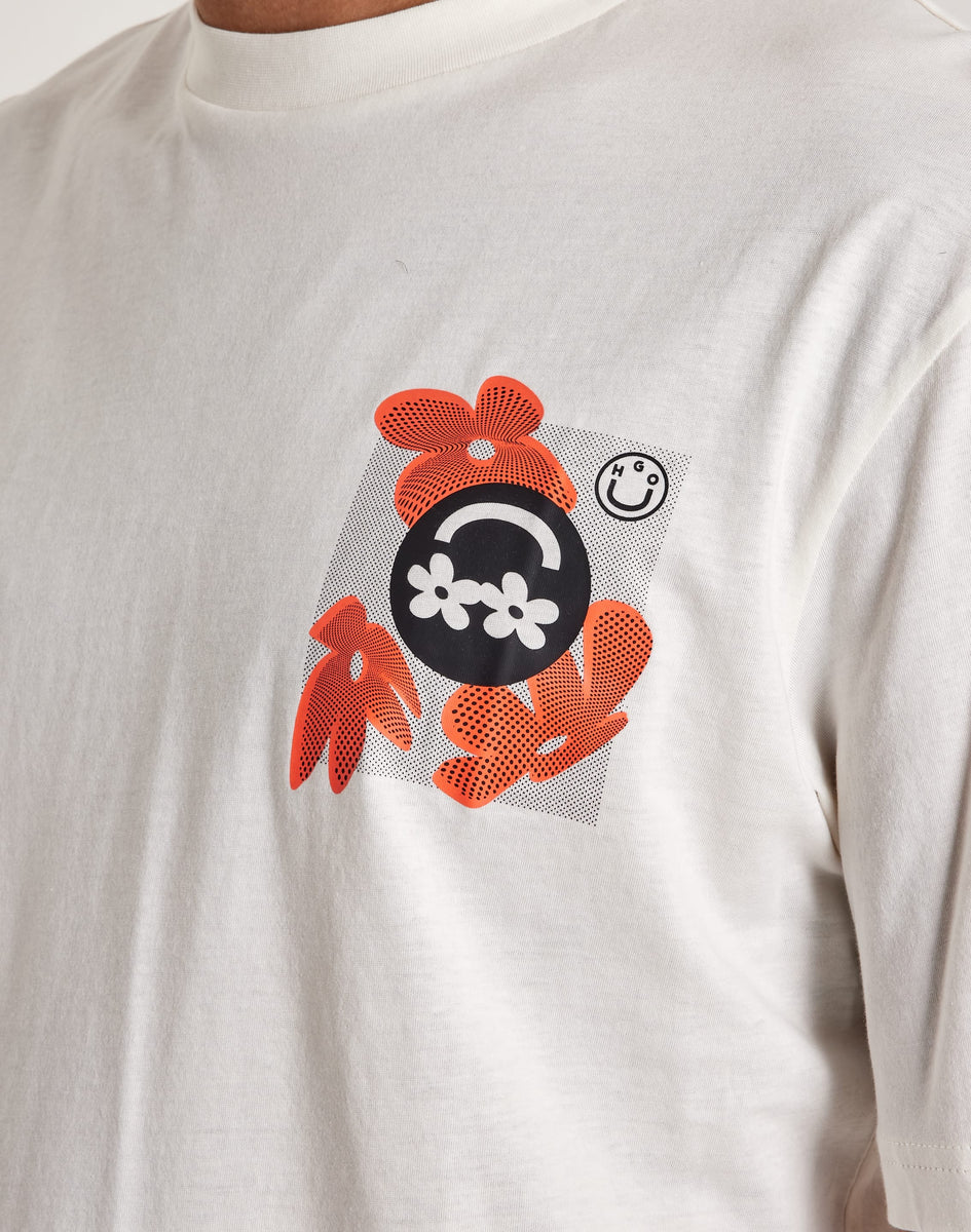 Hugo Smiley Tee – DTLR