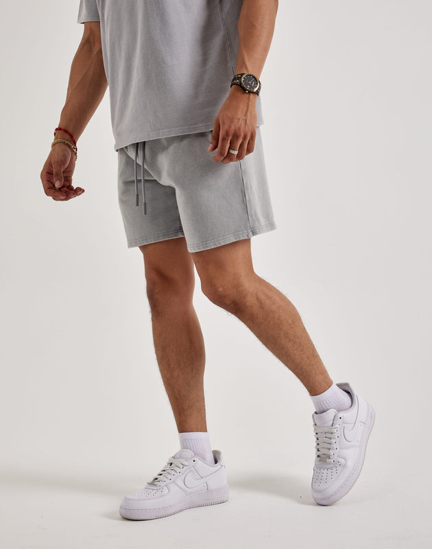 DH Essentials Fleece Shorts – DTLR