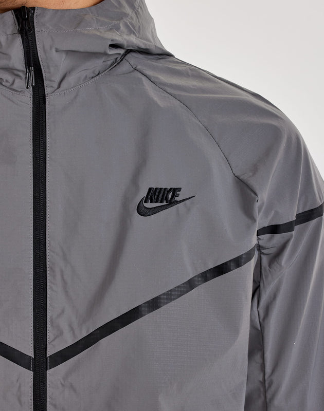 Nike Tech Woven Reflective Flash Jacket – DTLR