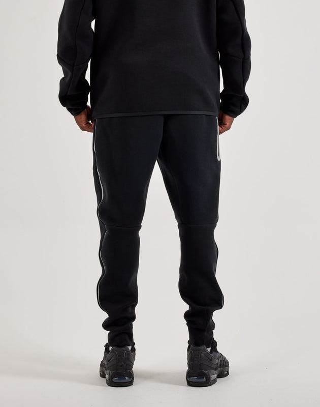 Nike Reflective Tech Fleece Joggers – DTLR