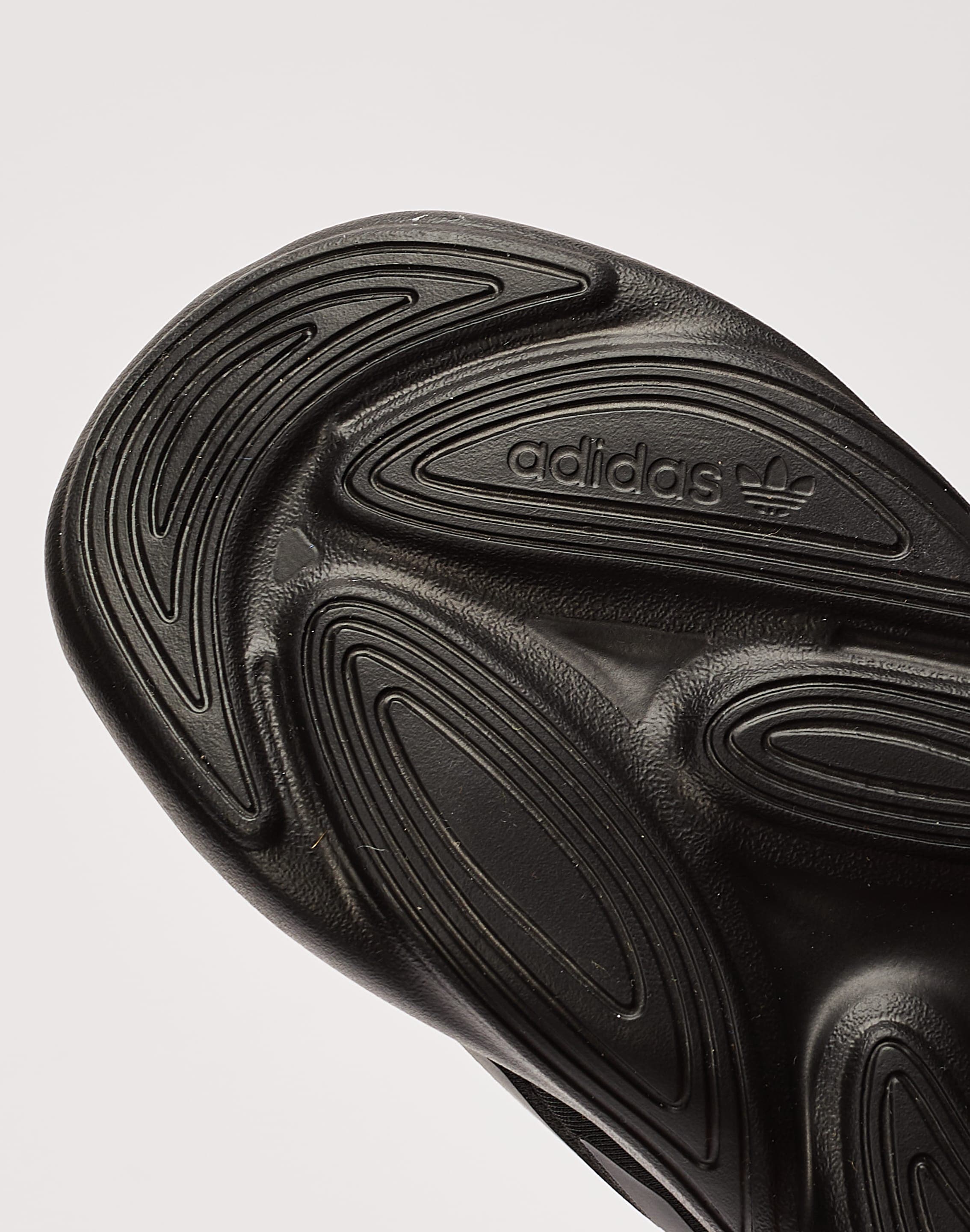 Adidas Ozelia Toddler – DTLR