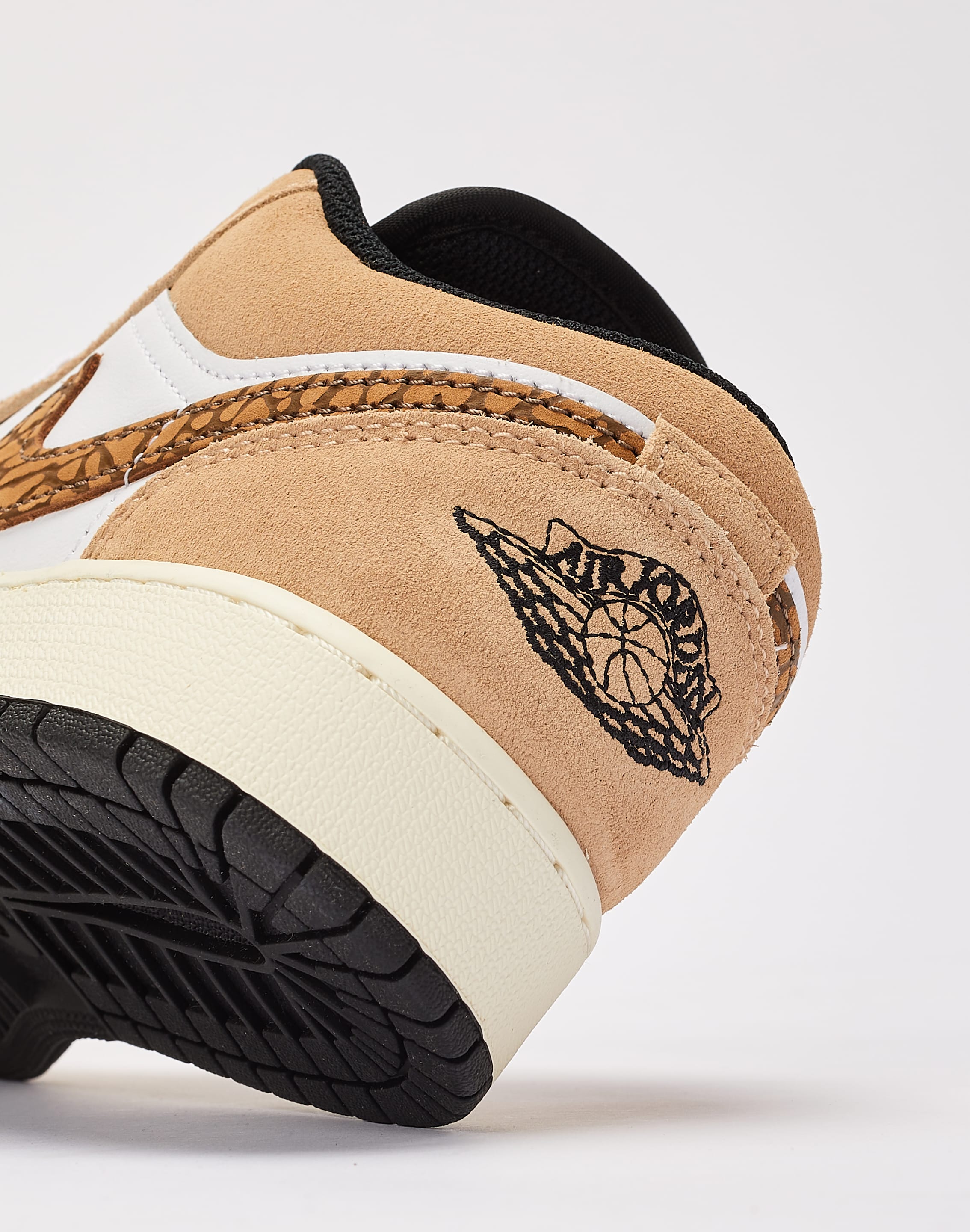 Jordan Air Jordan 1 Low Grade-School – DTLR