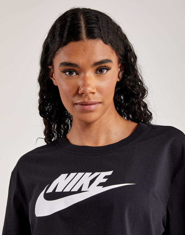 Nike Essential Cropped Logo Tee – DTLR