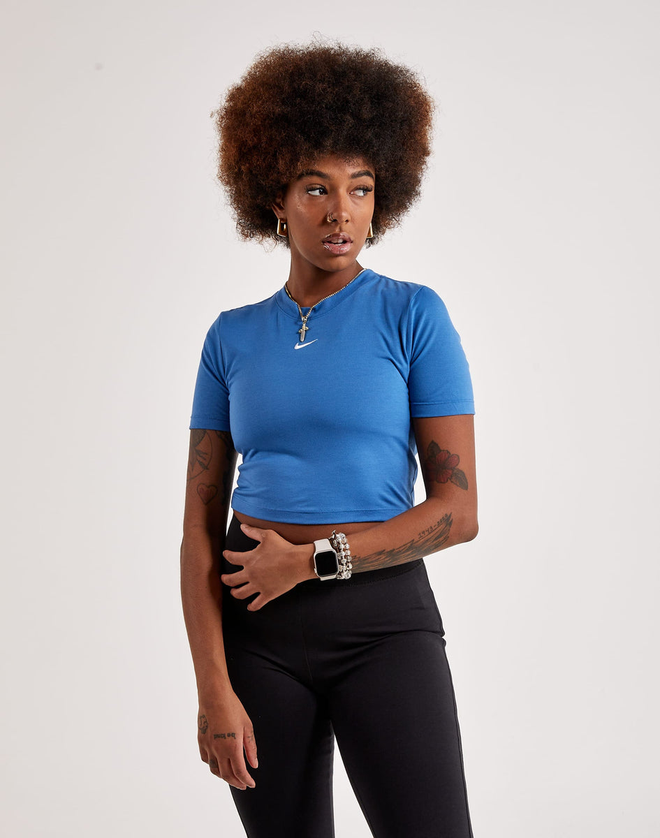 Nike Essential Crop Top – DTLR