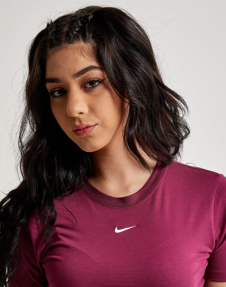 Nike Essential Crop Top – DTLR