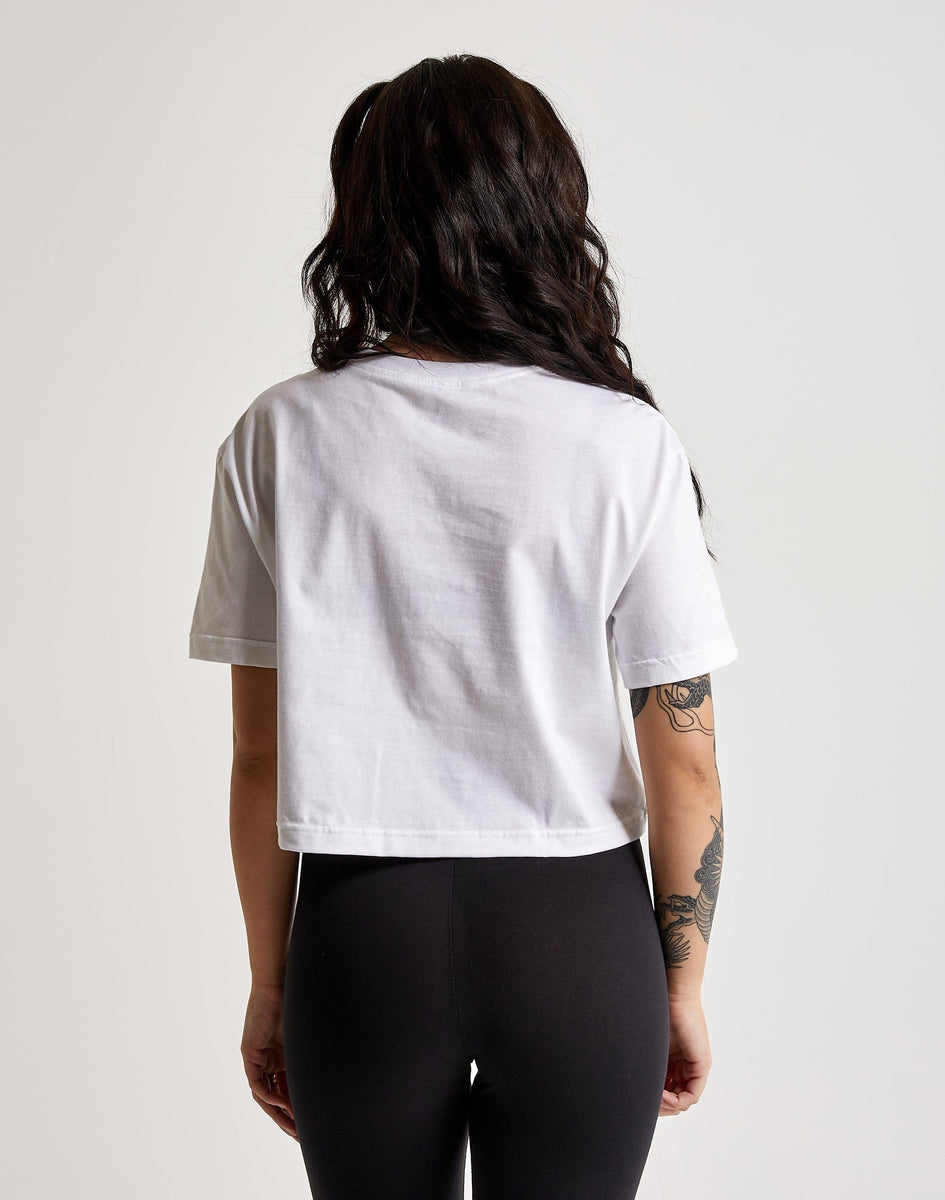 Nike Essential Cropped Swoosh Tee – DTLR
