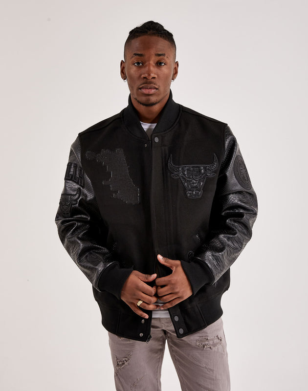 Pro Standard Chicago Bulls Varsity Jacket – DTLR