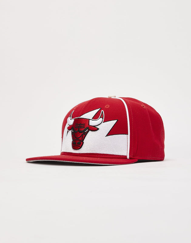 Pro Standard Chicago Bulls Sharktooth Snapback Hat – DTLR