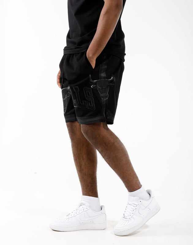 Pro Standard Nba Chicago Bulls Triple Black Logo Pro Team Shorts – DTLR
