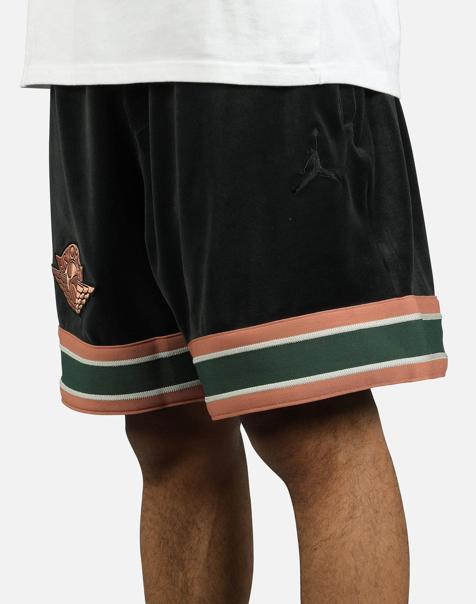 Jordan GOLD CHAIN SHORTS – DTLR