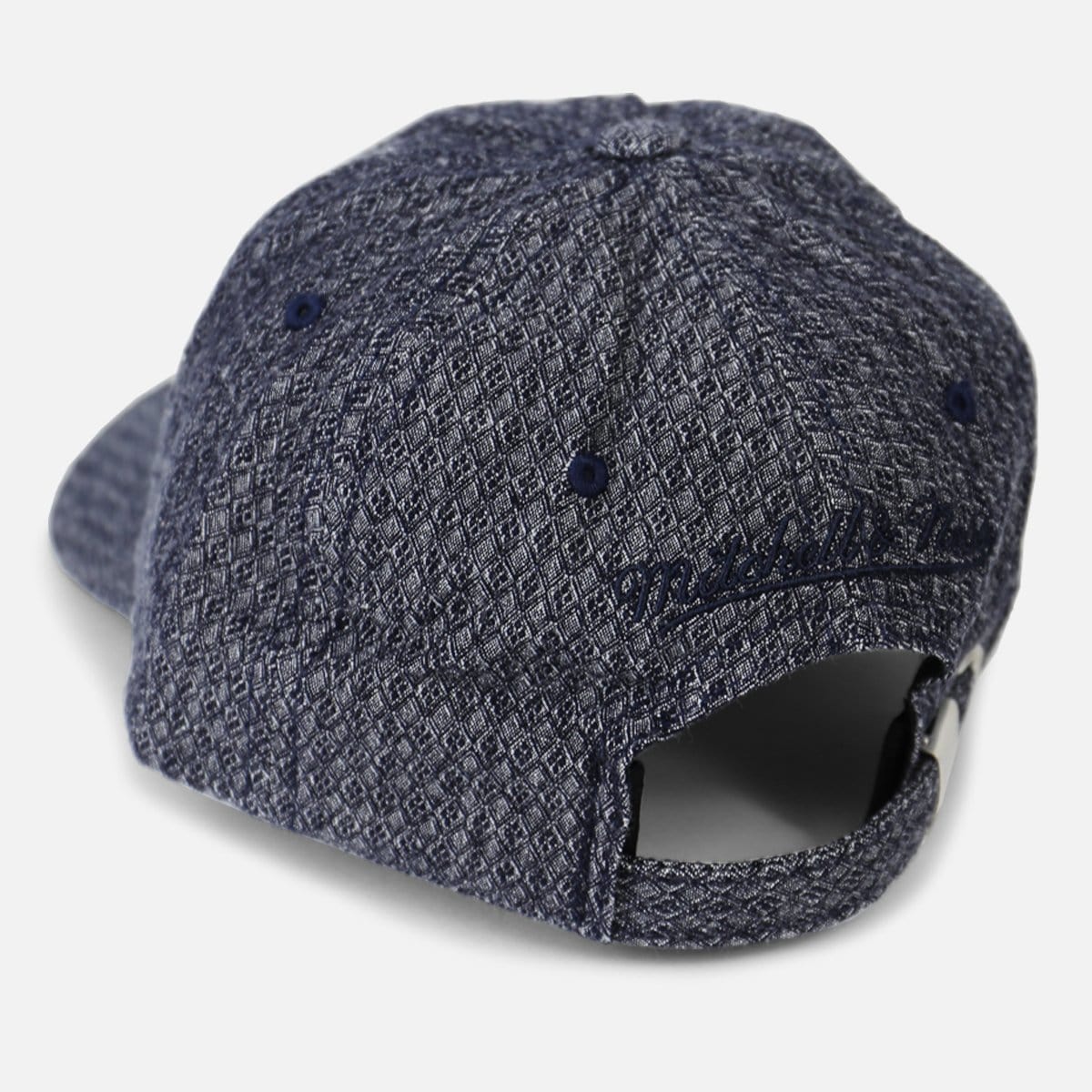 Mitchell & Ness CHICAGO BULLS REVERSE DENIM DAD HAT – DTLR