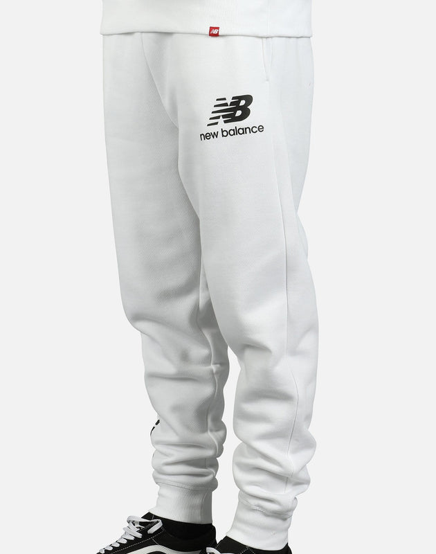 New Balance ESSENTIALS NB LOGO SWEATPANTS – DTLR