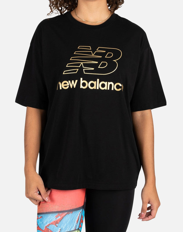 New Balance ATHLETICS VILLAGE STACKED TEE – DTLR